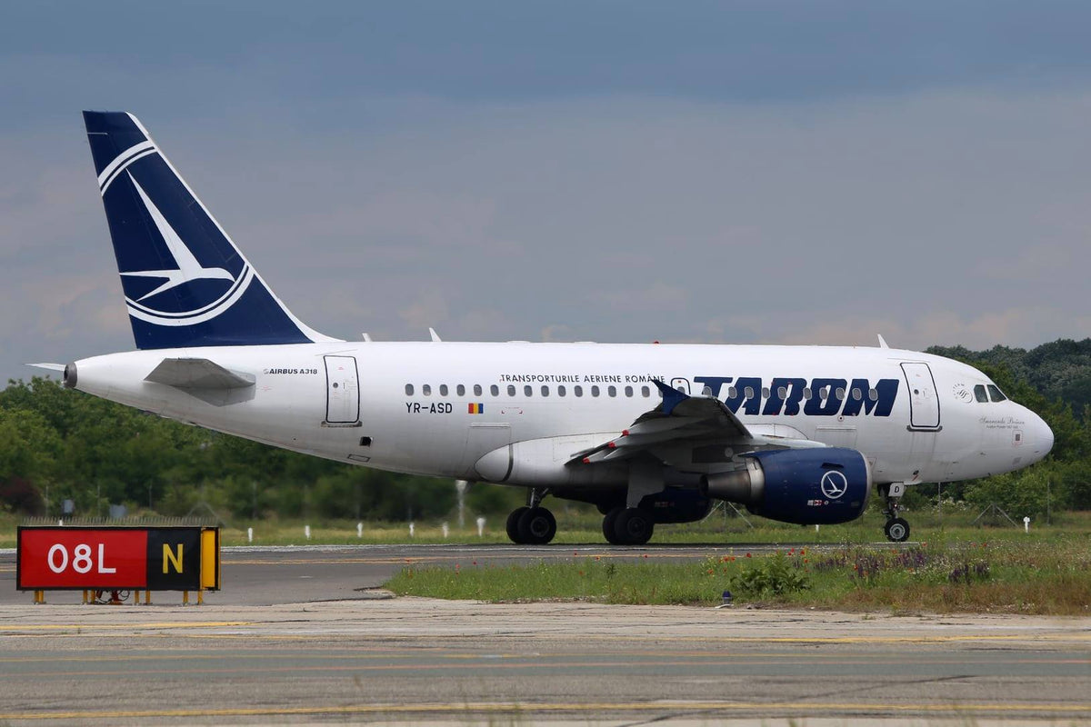 Photo P39: Plane Tarom Airbus A318 Otopeni (RO), 2021| Postcards Market
